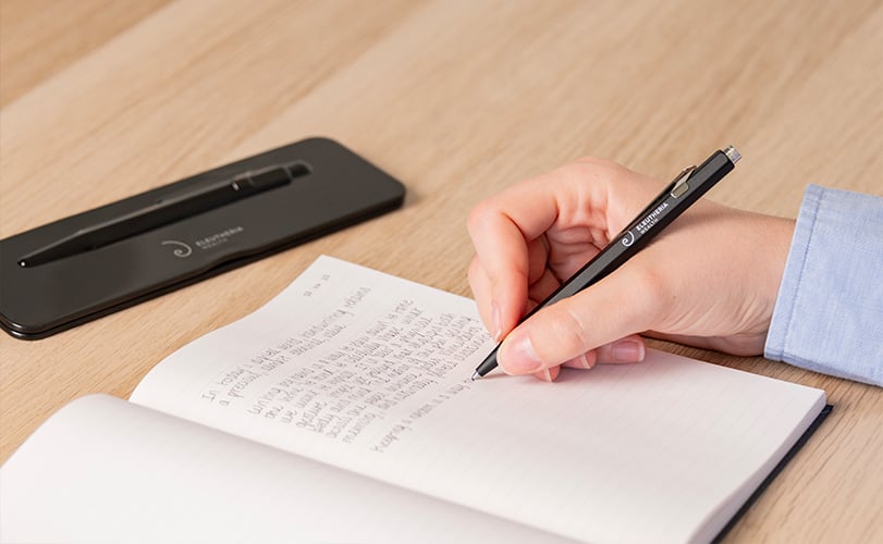 Writing and ergonomics at work: the art of enhancing well-being